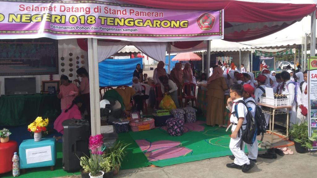 SDN 018 Tenggarong Menampilkan Karya Seni dan Inovasi Ecobrick di Stan ...